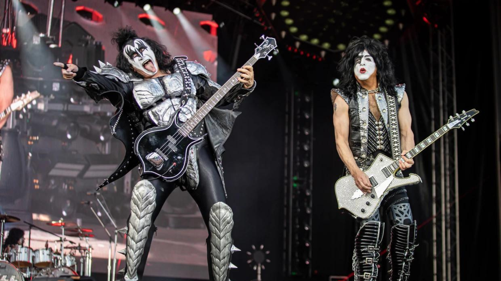 Painted Faces of Metal: Exploring the Trend of Makeup in Iconic Metal ...